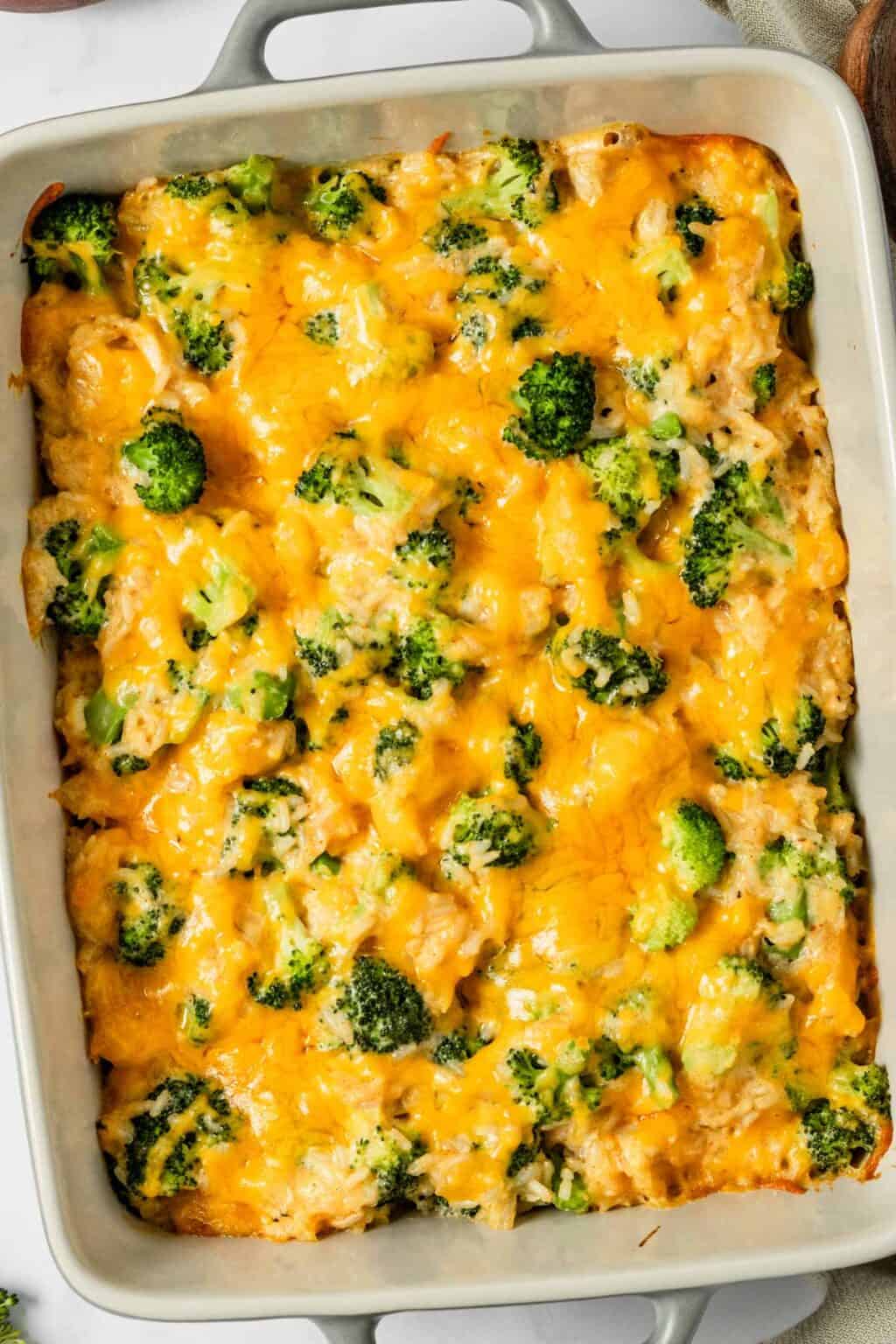 Cheesy Chicken and Rice Bake With Broccoli