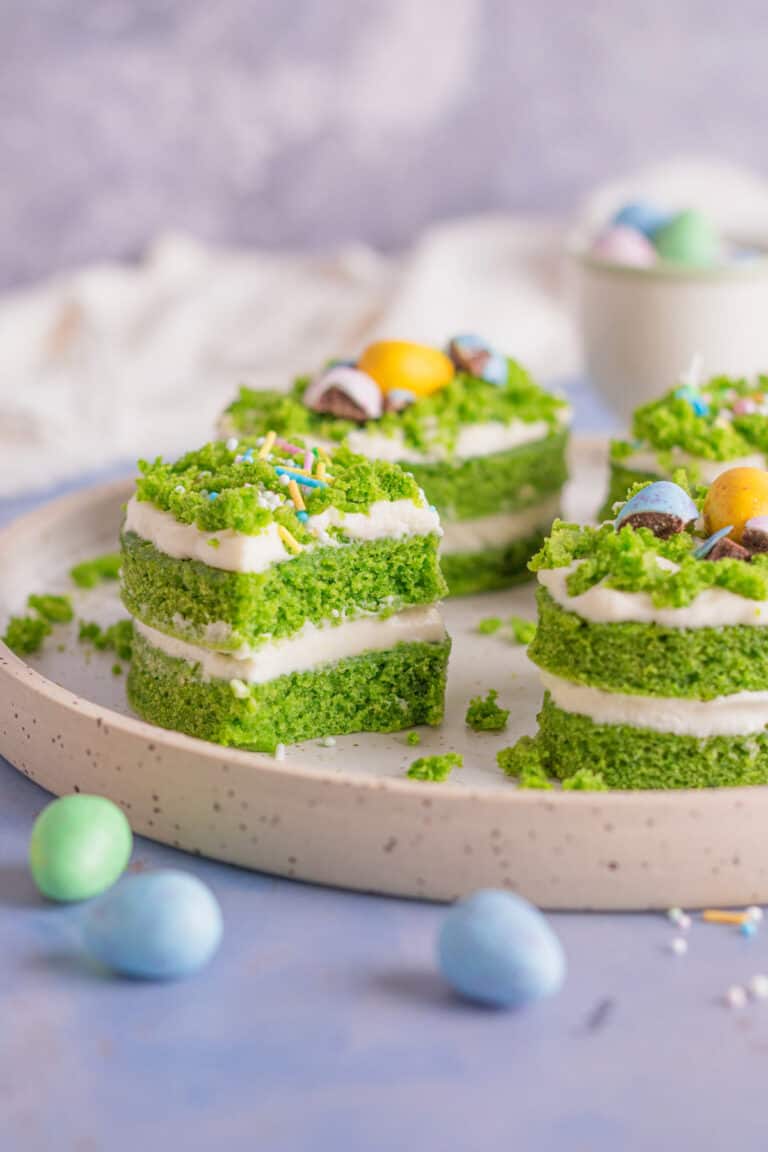 These Mini Easter Cakes Are Almost Too Cute to Eat