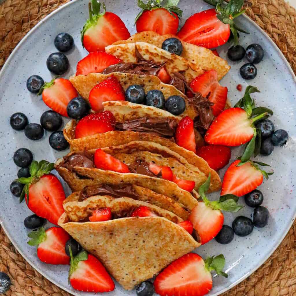 Easy Old-Fashioned Nutella Crepes - Cookrita