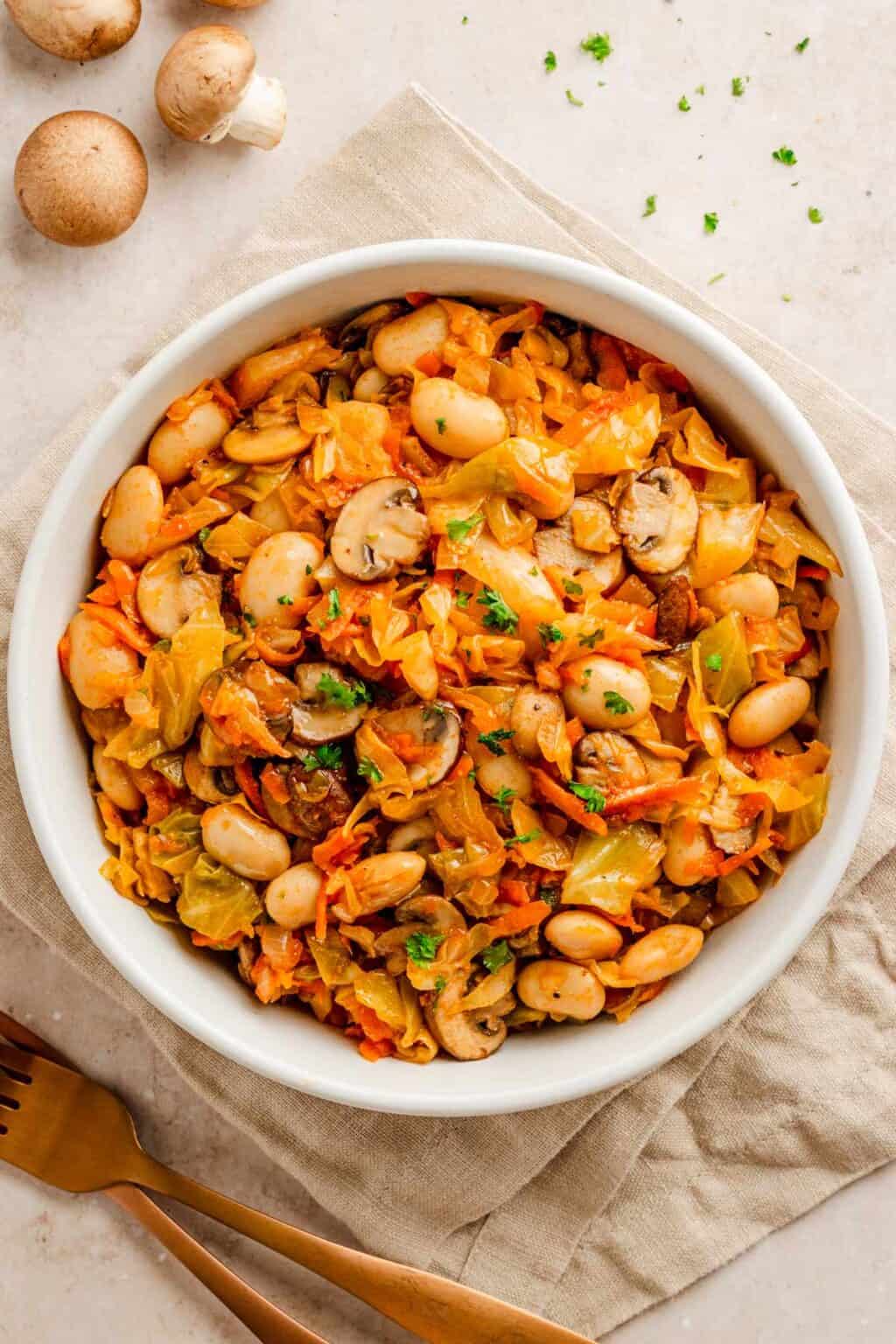 Cabbage and Beans Dinner: A Healthy, Flavorful One-Pan Meal