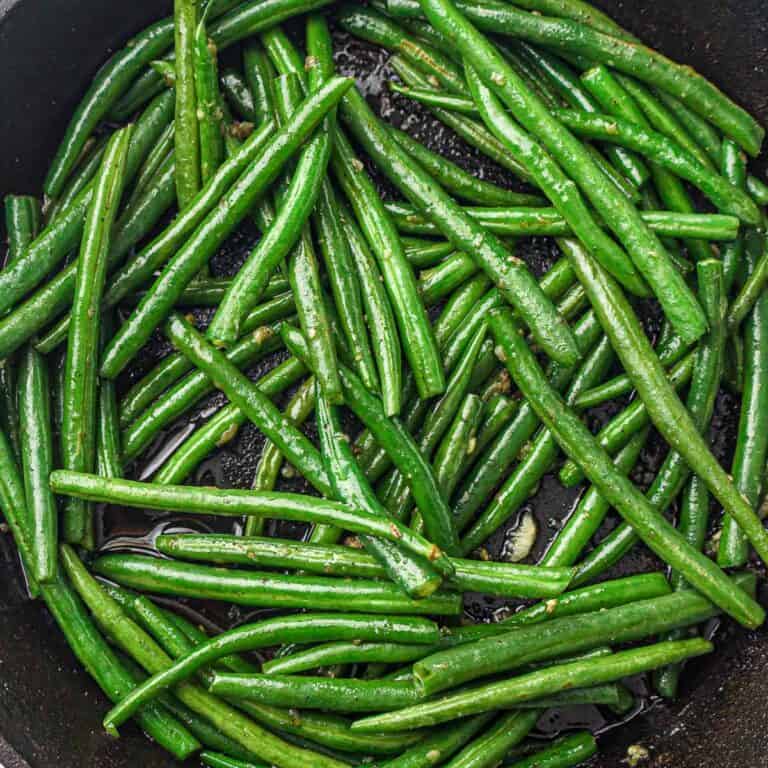 Easy Garlic Butter Green Beans (Ready in 20 Minutes)